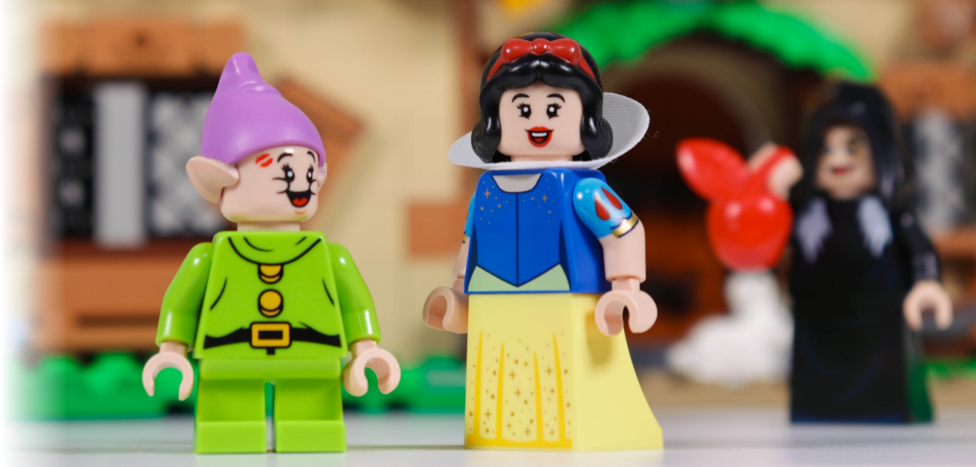 Review: LEGO Disney Snow White's Cottage 43242