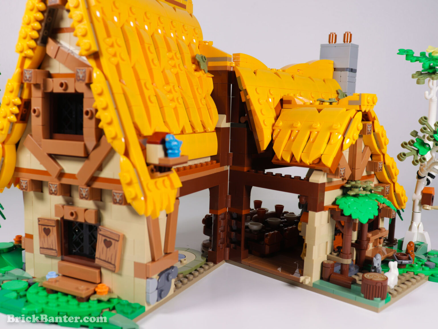 Review: LEGO Disney Snow White's Cottage 43242