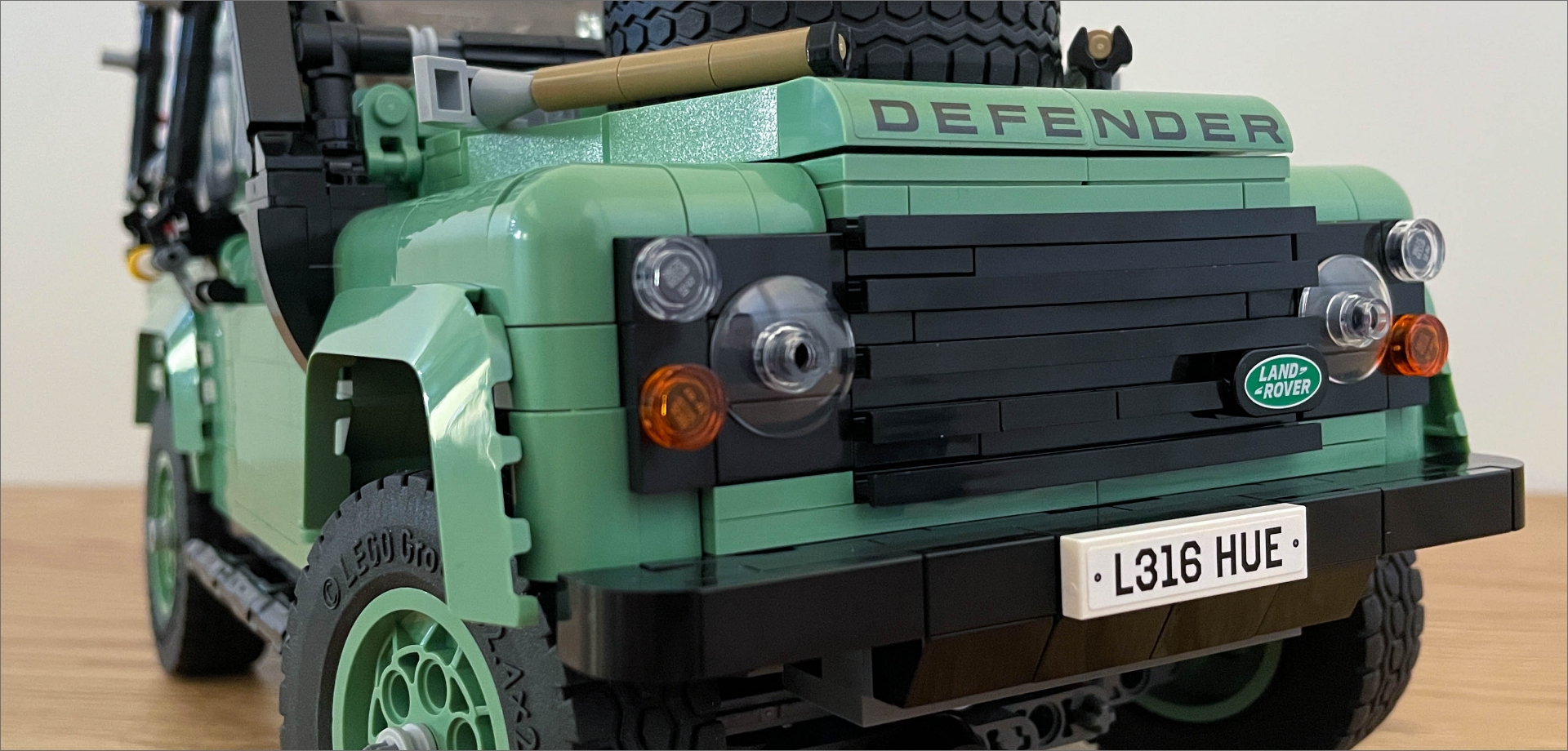 LEGO Bring Us A Mini Land Rover Classic Defender